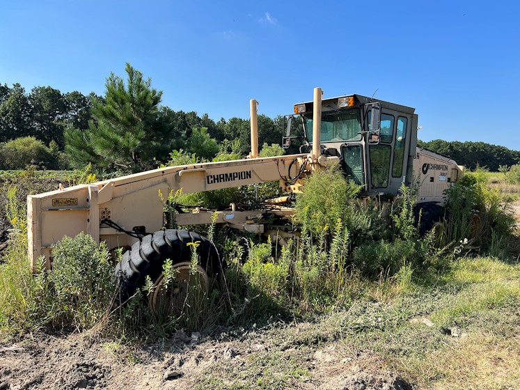 Champion 720A for sale $17,500 | Machinery Marketplace | 30D8E47D
