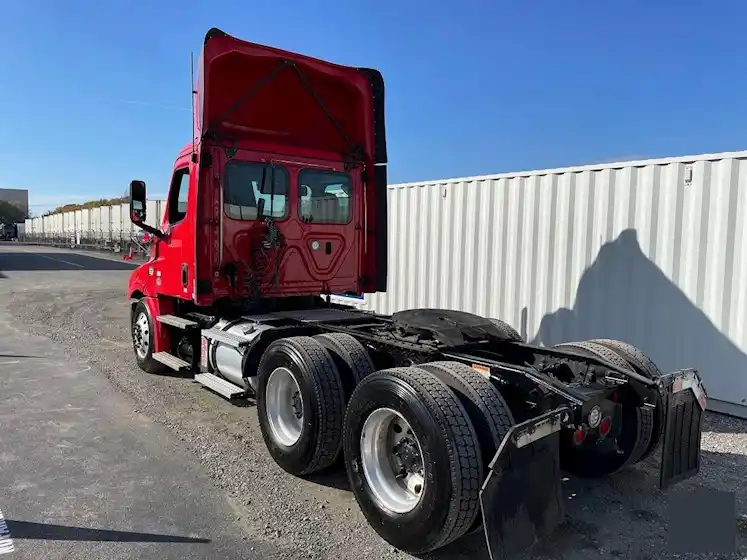 2020 Freightliner Cascadia 126 Road Tractor for sale $76,500 ...