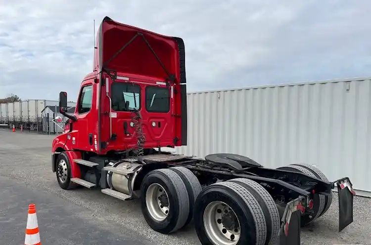 2020 Freightliner Cascadia 126 Road Tractor for sale $67,500 ...