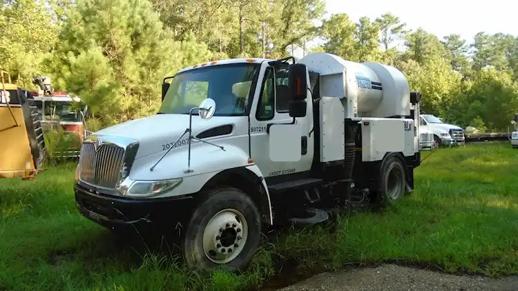 2007 International 4200 SBA Truck 4x2 w/Tymco 500X Air Sweeper for sale ...