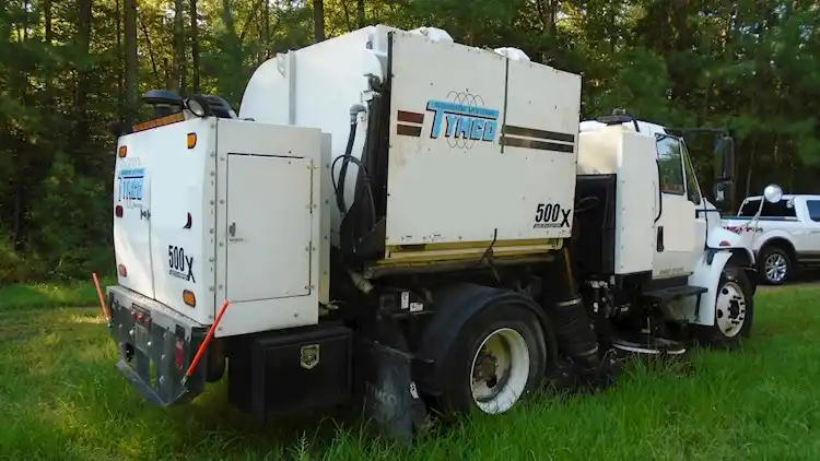 2007 International 4200 SBA Truck 4x2 w/Tymco 500X Air Sweeper for sale ...