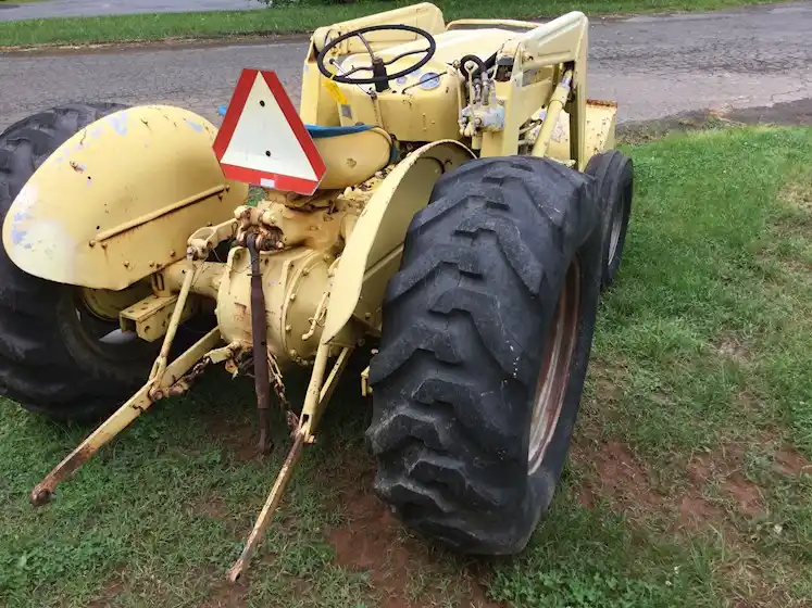 Massey Ferguson 2135 for sale $5,500 | Machinery Marketplace | 03B14209