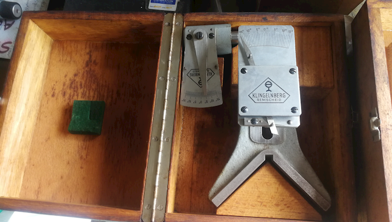 KLINGELNBERG Cutting face tester Model SP 1 set up for checking the ...